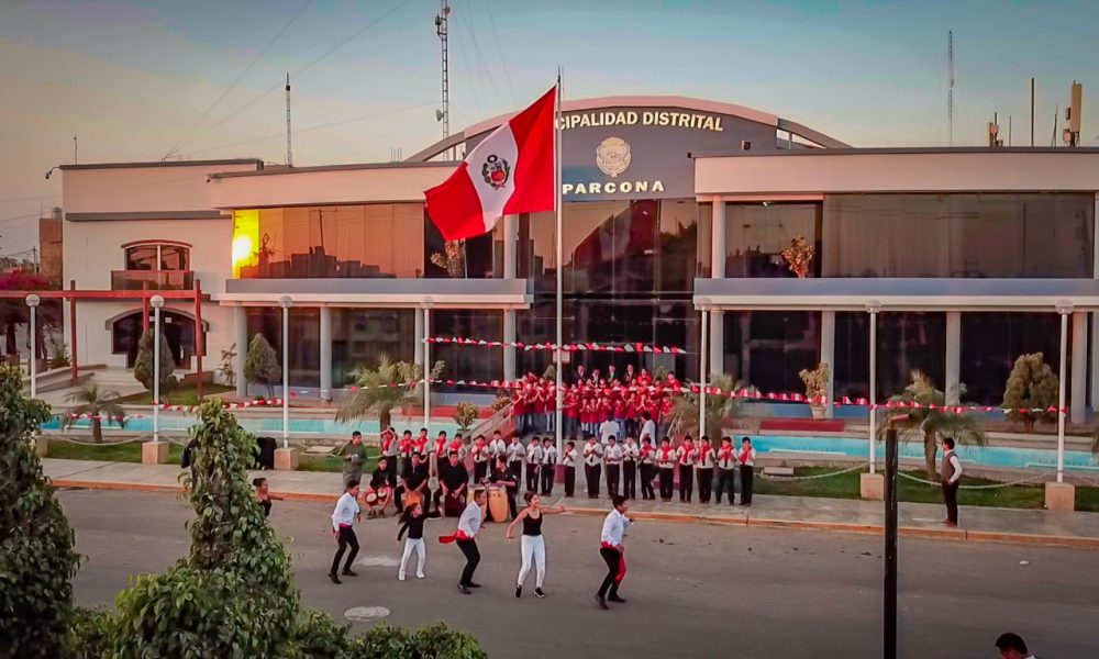 Municipalidad de Parcona ordena el embanderamiento total por fiestas ...